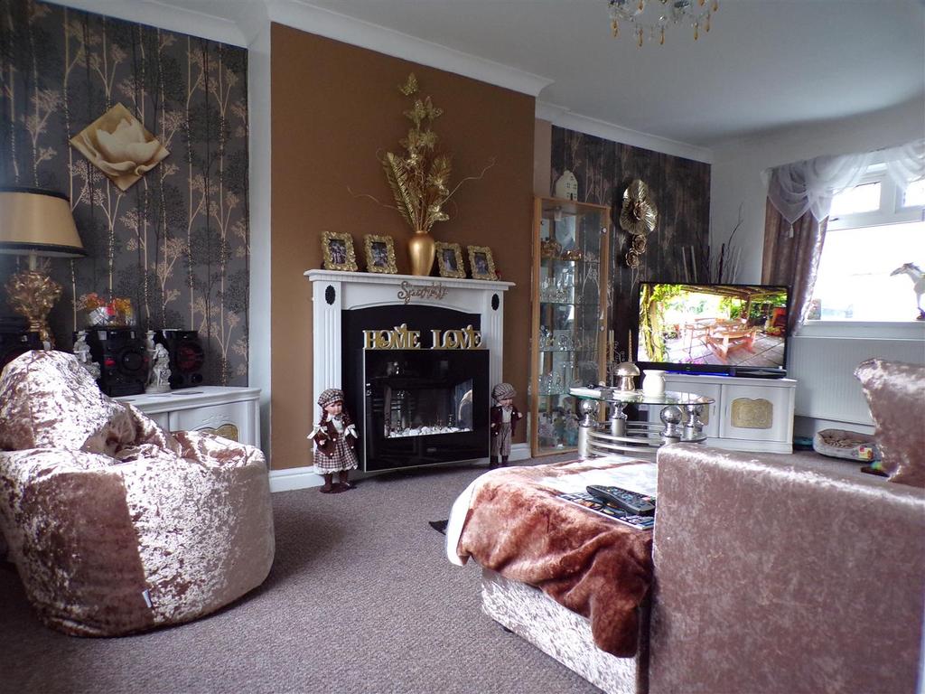 Trefelin Crescent, Port Talbot 3 bed terraced house - £95,000