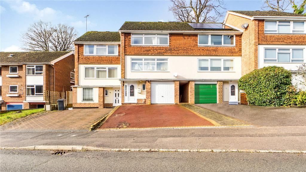 Starlings Drive, Tilehurst, Reading... 3 bed terraced house - £330,000