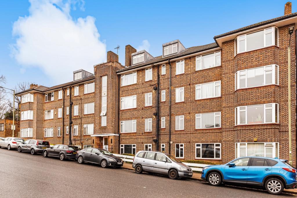 Station Approach, Barnet, EN5 2 bed apartment - £1,250 pcm (£288 pw)