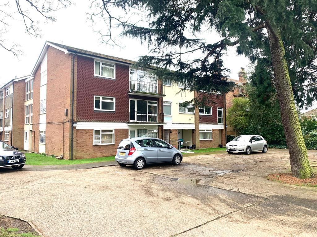 The Firs, Bath Road, RG1 3 bed maisonette - £290,000