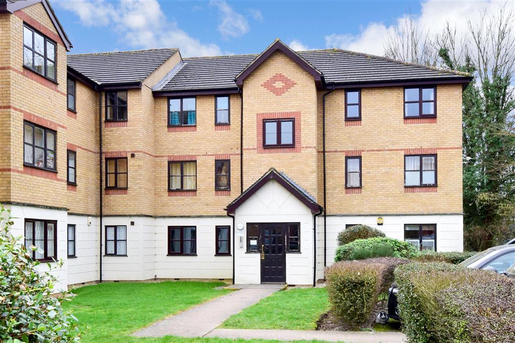 Mullards Close, Mitcham/Hackbridge... 2 bed ground floor flat - £275,000