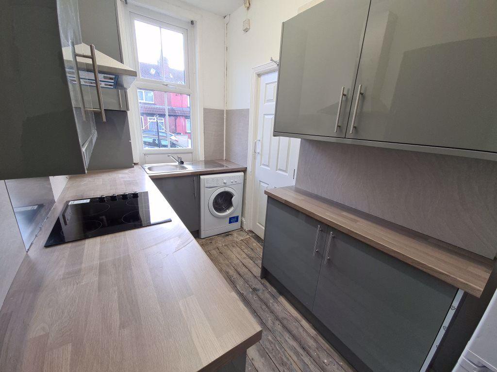 Barnborough Street, Burley, Leeds... 2 bed terraced house - £675 pcm (£ ...
