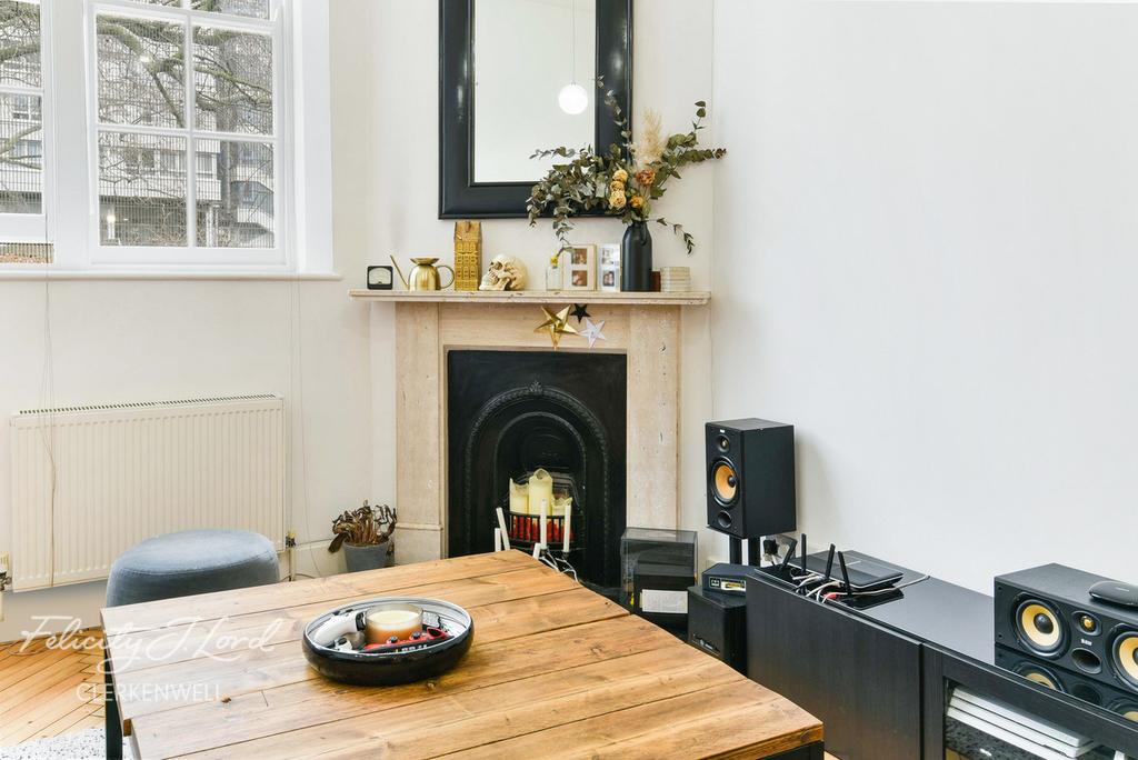 Chequer Street, London 2 bed apartment - £900,000