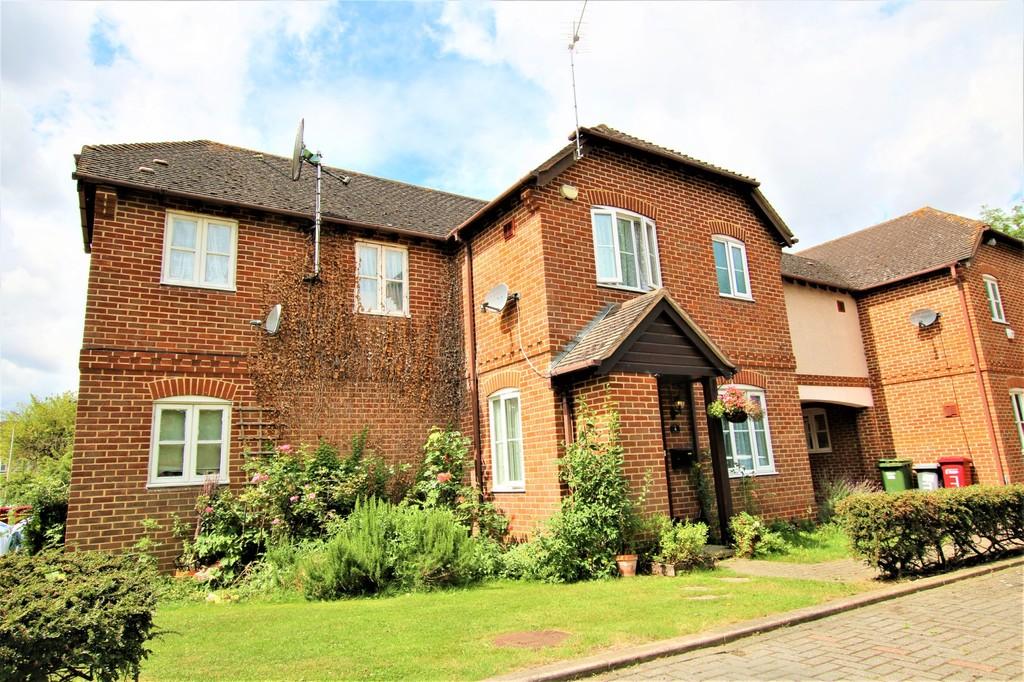 Colnbrook 2 bed semi-detached house - £320,000