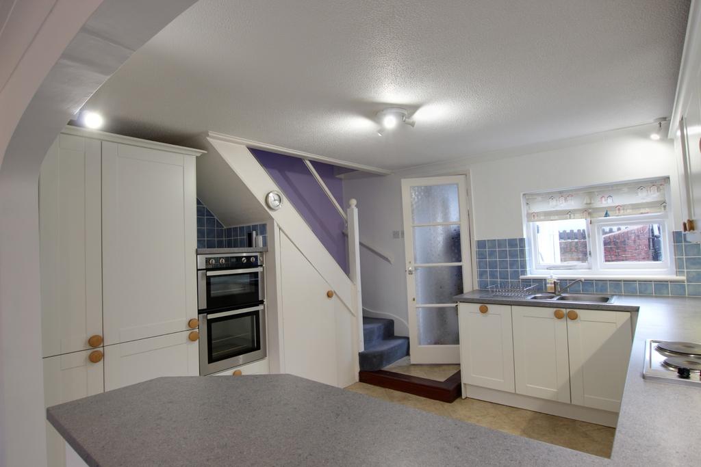 Bridgefoot Path Emsworth UNFURNISHED 3 bed cottage - £1,400 pcm (£323 pw)