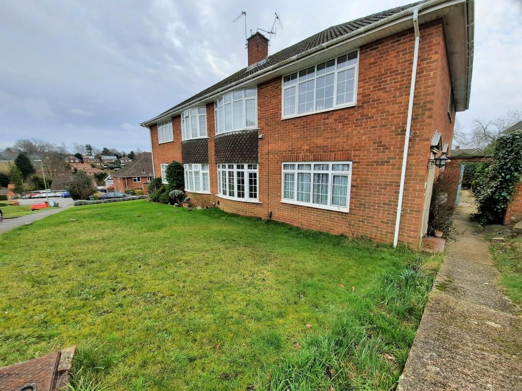 Kings Field Bursledon 2 Bed Maisonette £207 500