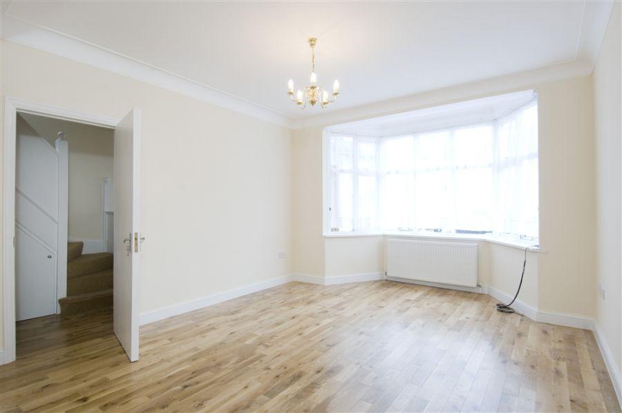 Leeside Crescent, Temple Fortune, NW1 3 bed semi-detached house - £ ...