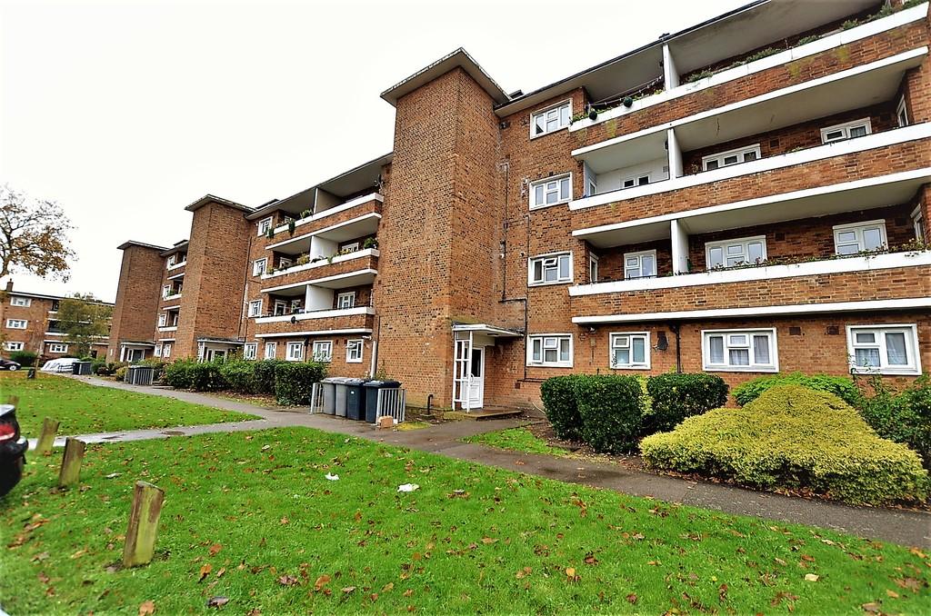 Gauntlett Court, Wembley, HA0 2PG 1 bed apartment - £249,950