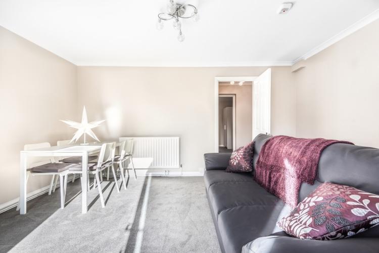 Larkhall Rise London SW4 1 bed apartment - £1,300 pcm (£300 pw)