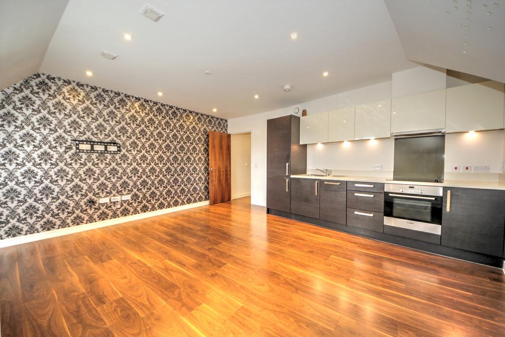 Brunswick Park Road, London, N11 2 bed flat - £375,000