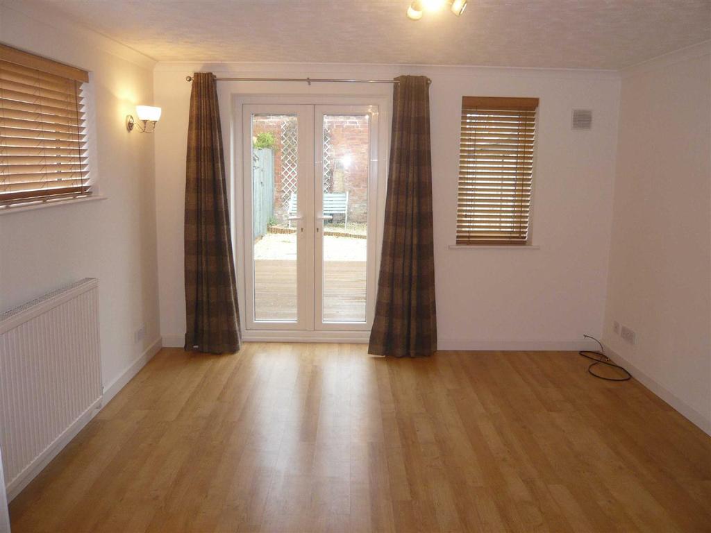 1 Lyttleton Square Malvern 2 bed terraced house - £695 pcm (£160 pw)