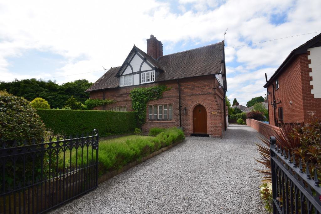 Dean Road, Rhosnesni, Wrexham, LL13 3 bed semi-detached house - £1,000 ...
