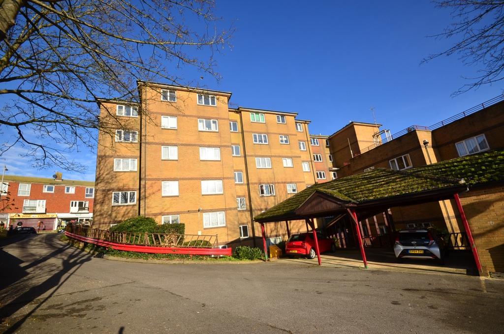 Warren Way Brighton BN2 1 bed apartment - £500 pcm (£115 pw)