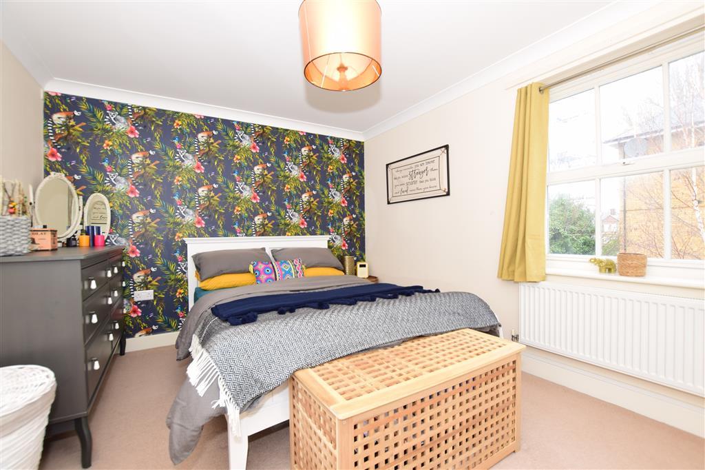College Square, Westgate On Sea, Kent 2 bed apartment - £190,000