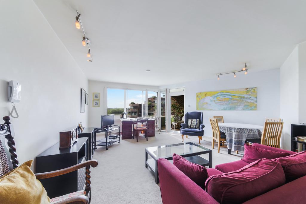 Stevenage Road, Fulham SW6 2 bed apartment - £1,800 pcm (£415 pw)