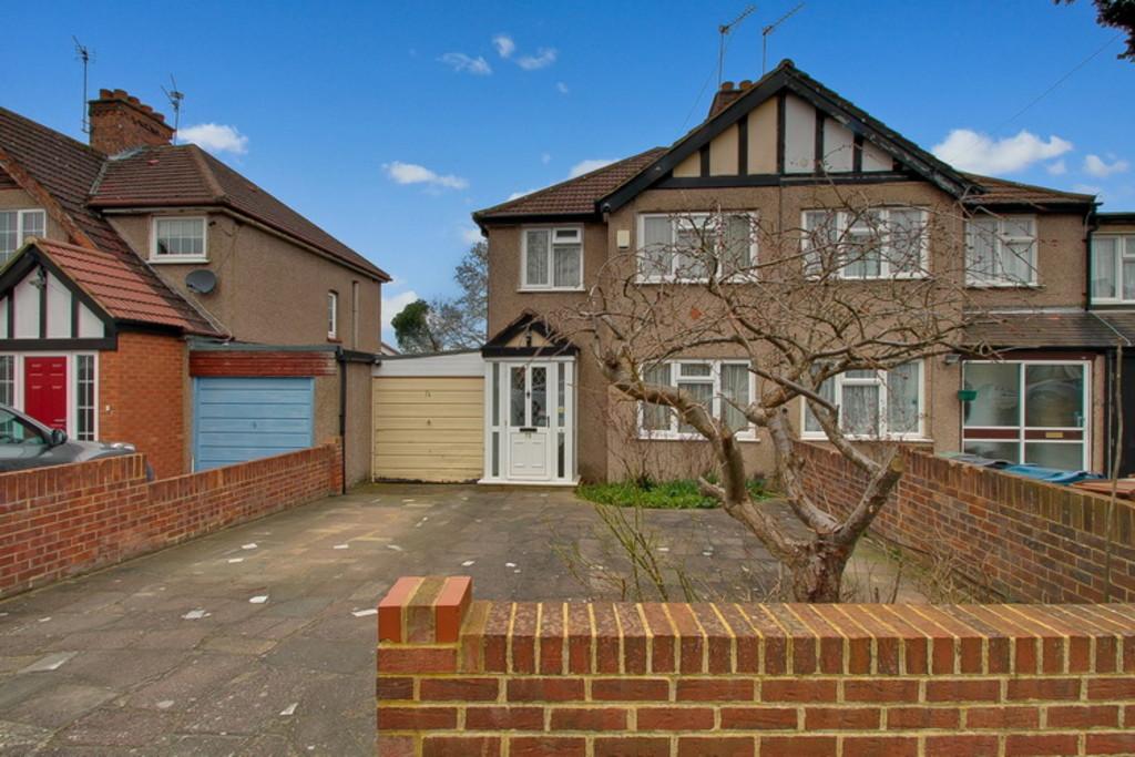 Boxtree Lane, Harrow Weald 3 bed semi-detached house - £550,000
