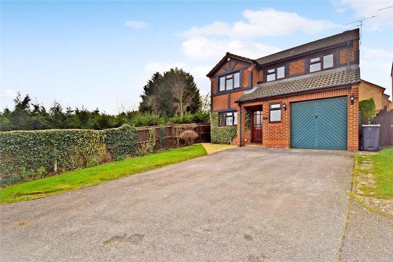 24 Malthouse Green, Luton 4 bed detached house - £1,995 pcm (£460 pw)