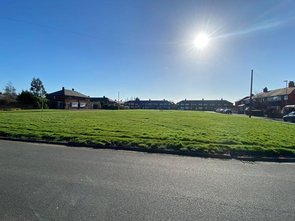 Fairbrother Crescent Warrington Wa2 3 Bed Semi Detached House £165 000