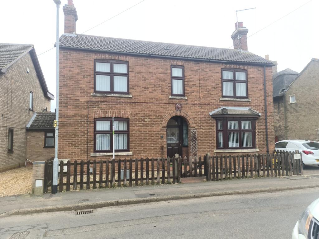 Low Cross, Whittlesey, PE7 3 bed house - £330,000