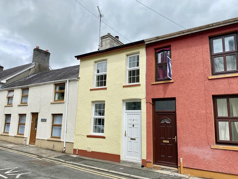 Orchard Street, Llandovery... 3 bed terraced house - £500 pcm (£115 pw)