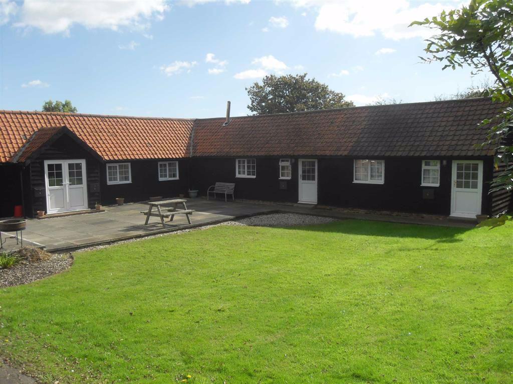 Crowsheath Farm, Hanningfield, Essex 1 bed cottage - £650 pcm (£150 pw)