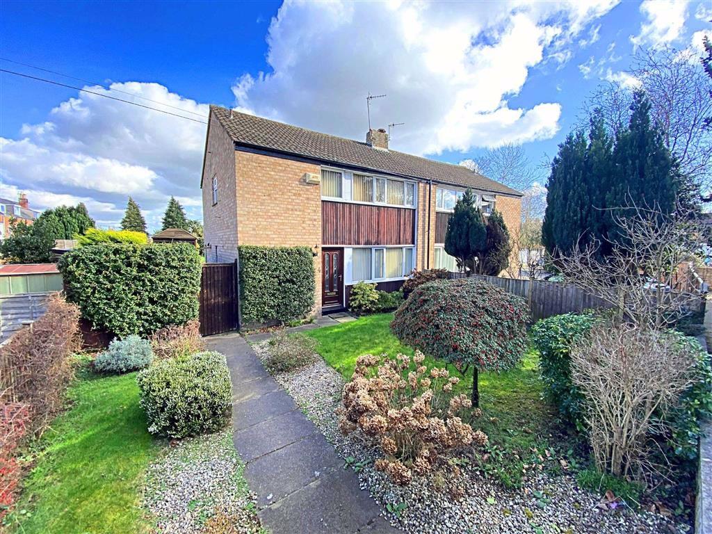 Abbey Close, Worcester 3 bed semi-detached house - £195,000