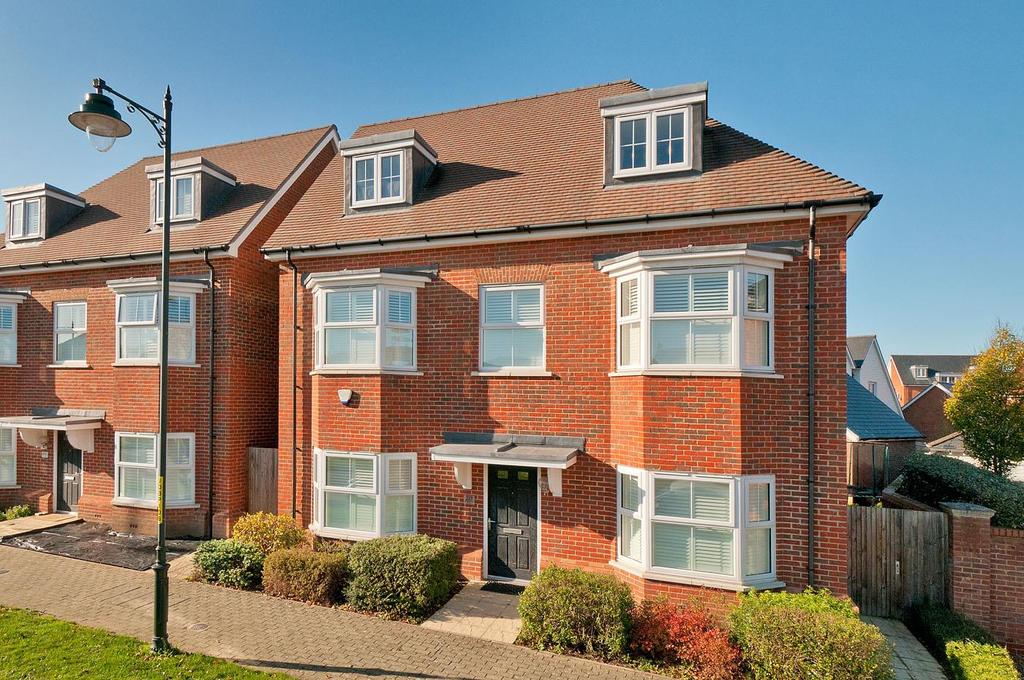 Discovery Drive, Kings Hill, West... 5 bed detached house - £685,000