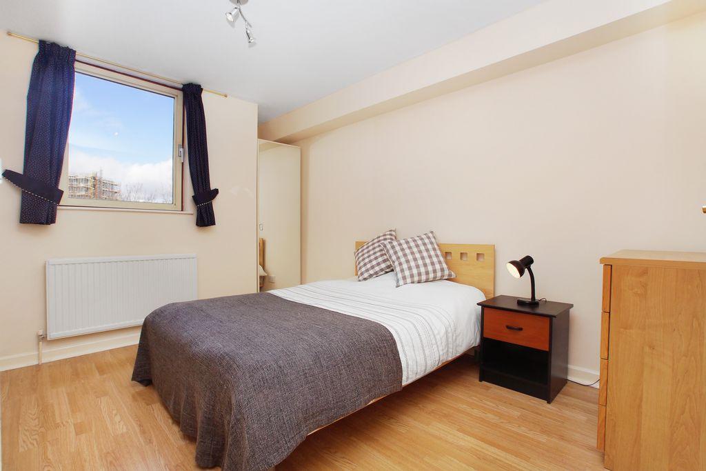 Leeward Court, Asher Way, Wapping, E1W 1 bed apartment - £1,551 pcm (£ ...