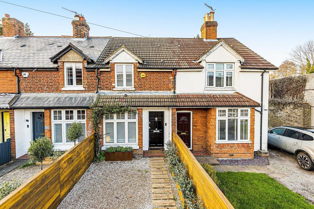 Goldsworth Road, Woking, GU21 2 bed terraced house - £415,000