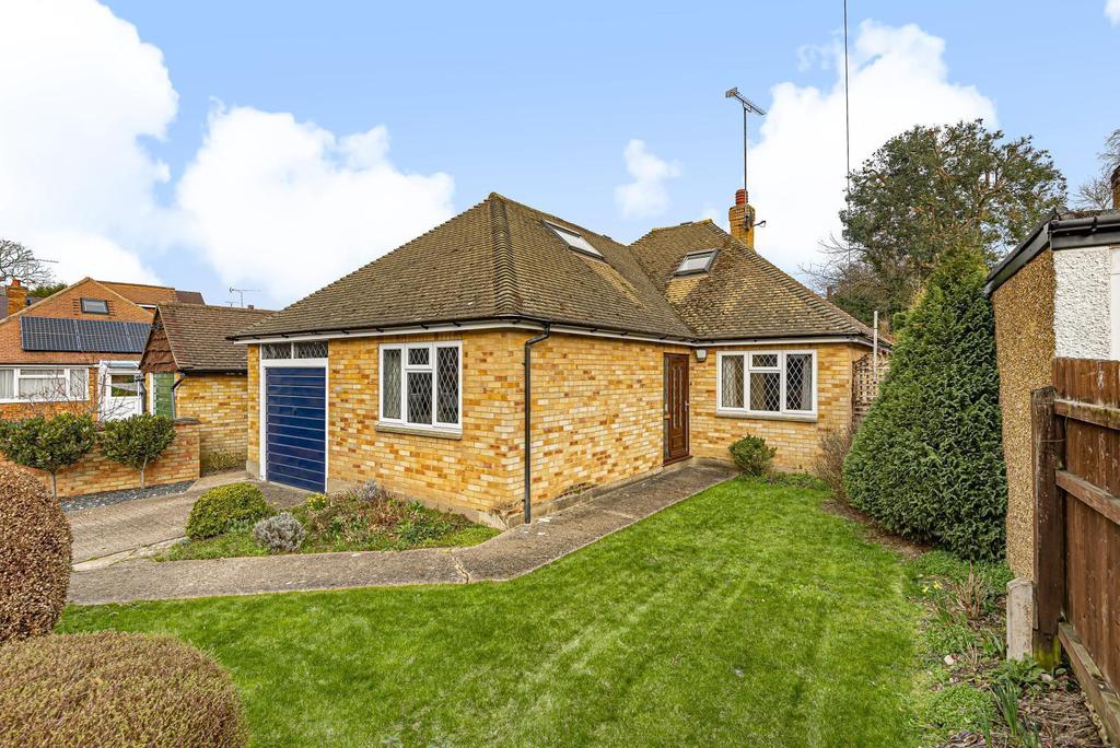 Row Hill, Row Town, Addlestone, KT15 4 bed detached house - £575,000