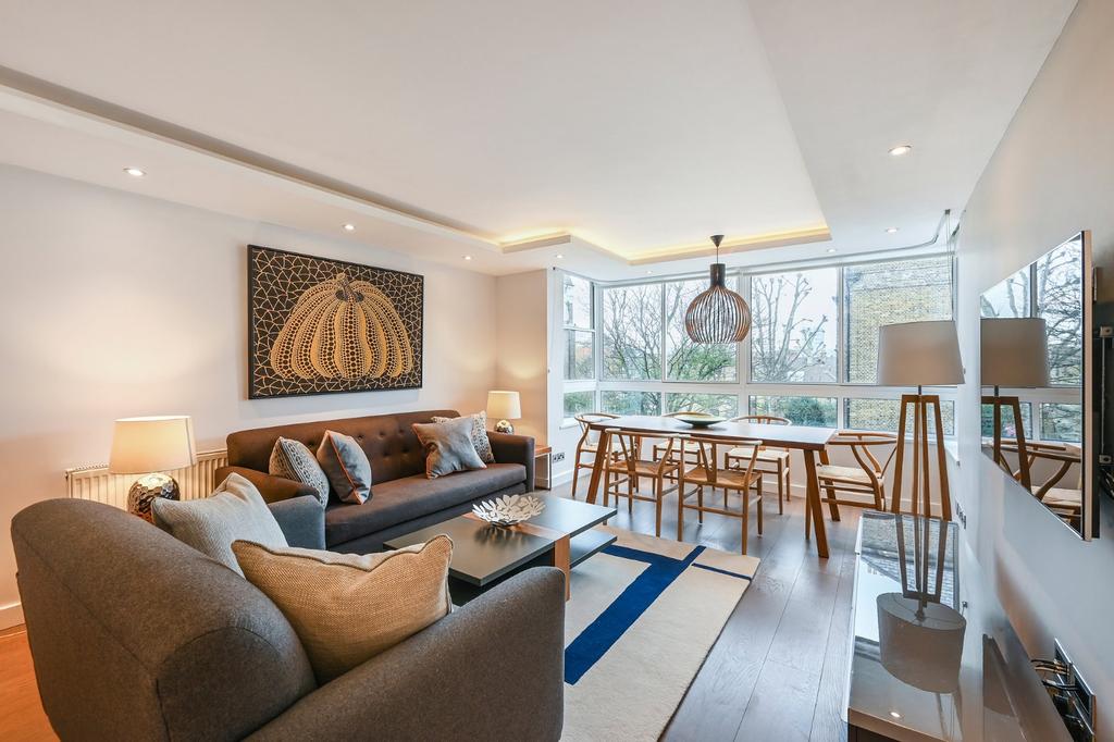 Pier House, Oakley Street, Chelsea... 2 bed flat - £3,098 pcm (£715 pw)