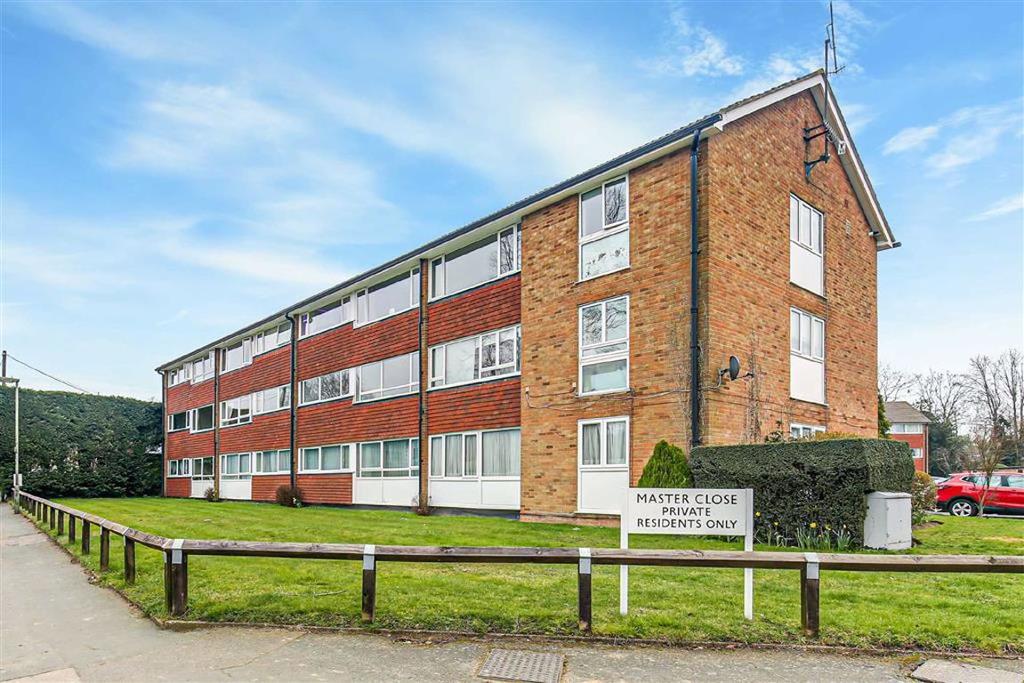 Master Close, Oxted, Surrey 2 bed flat - £325,000