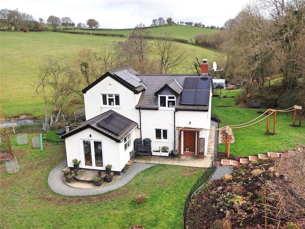 Adfa, Newtown, Powys, SY16 3 bed detached house - £375,000