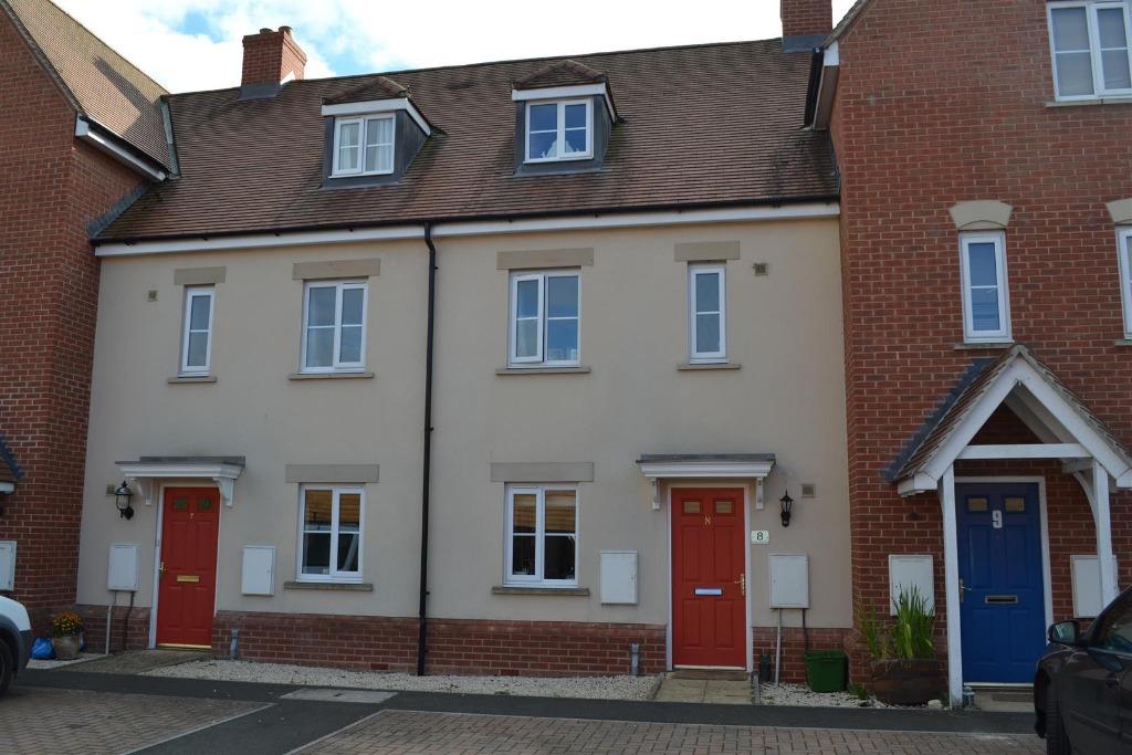 Orchard Dene Drive, Padworth, RG7 4 bed terraced house - £1,395 pcm (£ ...