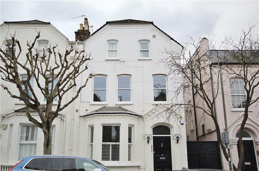 Werter Road, Putney, SW15 1 bed apartment - £1,400 pcm (£323 pw)