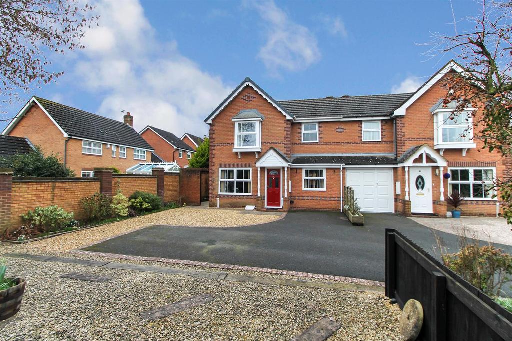 James Close, Ludlow 3 bed semi-detached house - £265,000