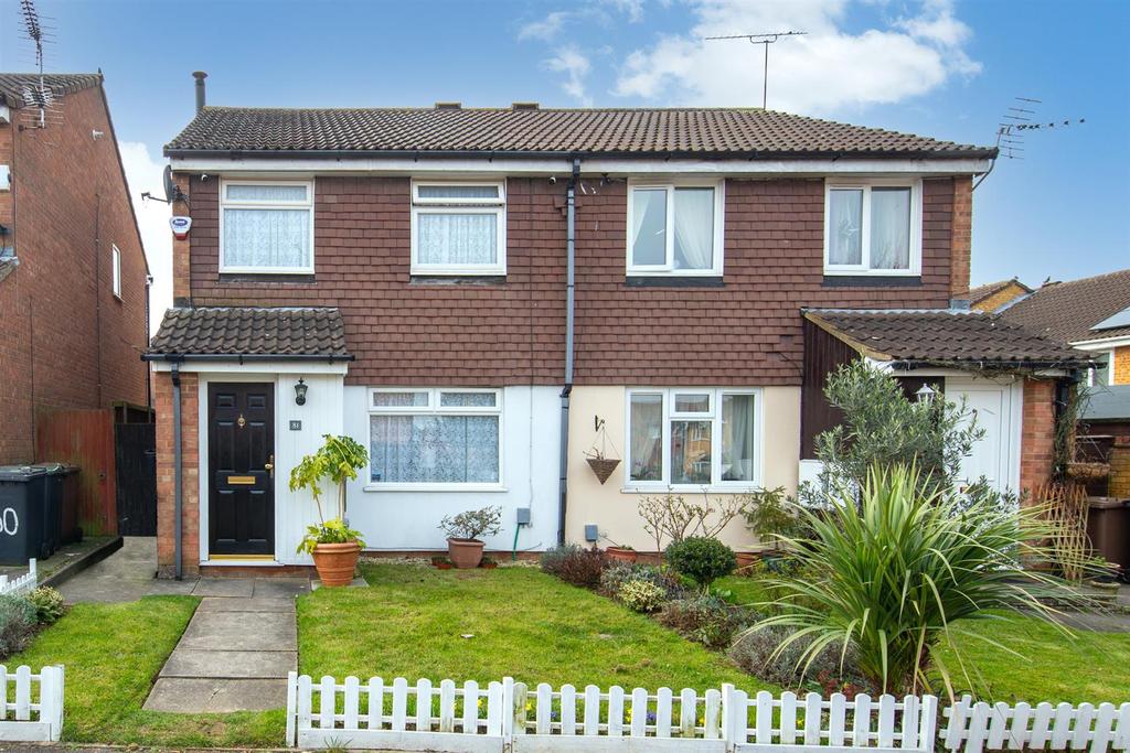 Coltsfoot Green Luton 3 Bed Semi Detached House £285 000