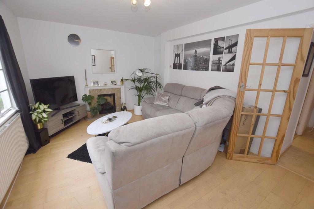 Pages Lane, Muswell Hill, London, N10 2 bed flat - £1,495 pcm (£345 pw)