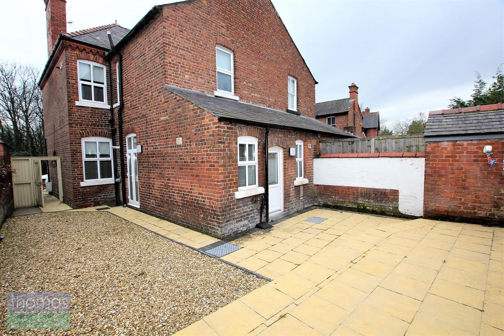 Victoria Road, Chester, Chester 2 bed apartment - £725 pcm (£167 pw)