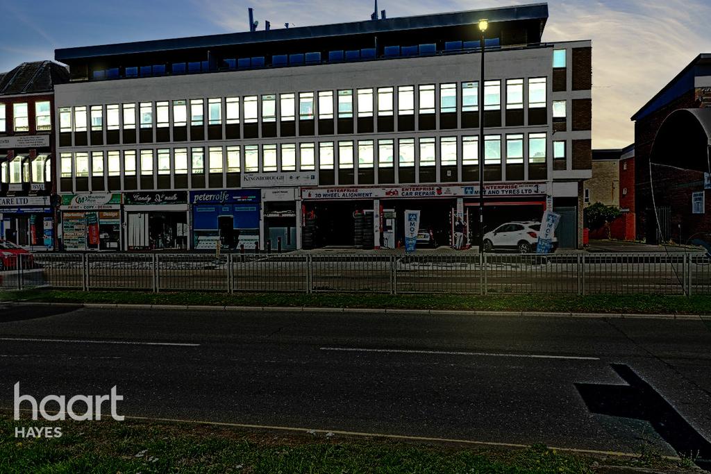 Uxbridge Road, HAYES 1 bed apartment - £250,000