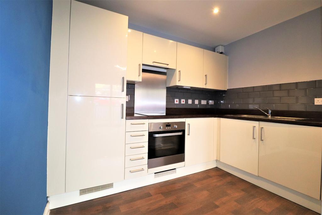 Heol Gruffydd, Rhydyfelin... 1 bed flat - £550 pcm (£127 pw)
