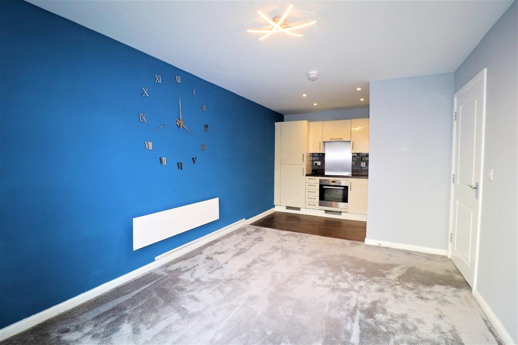 Heol Gruffydd, Rhydyfelin... 1 bed flat - £550 pcm (£127 pw)