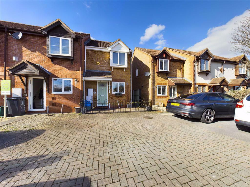 Discovery Road, Abbeymead, Gloucester 2 bed end of terrace house - £210,000