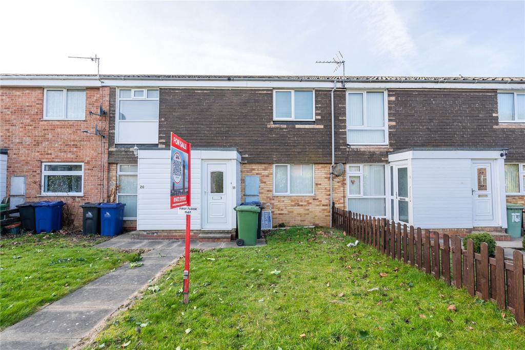 Ravenspurn Way, Grimsby, DN31 2 bed apartment - £55,000