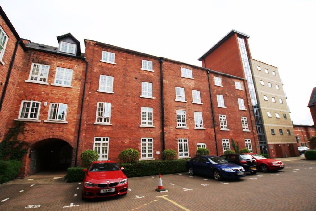Albion Mill, Worcester 2 bed flat - £825 pcm (£190 pw)