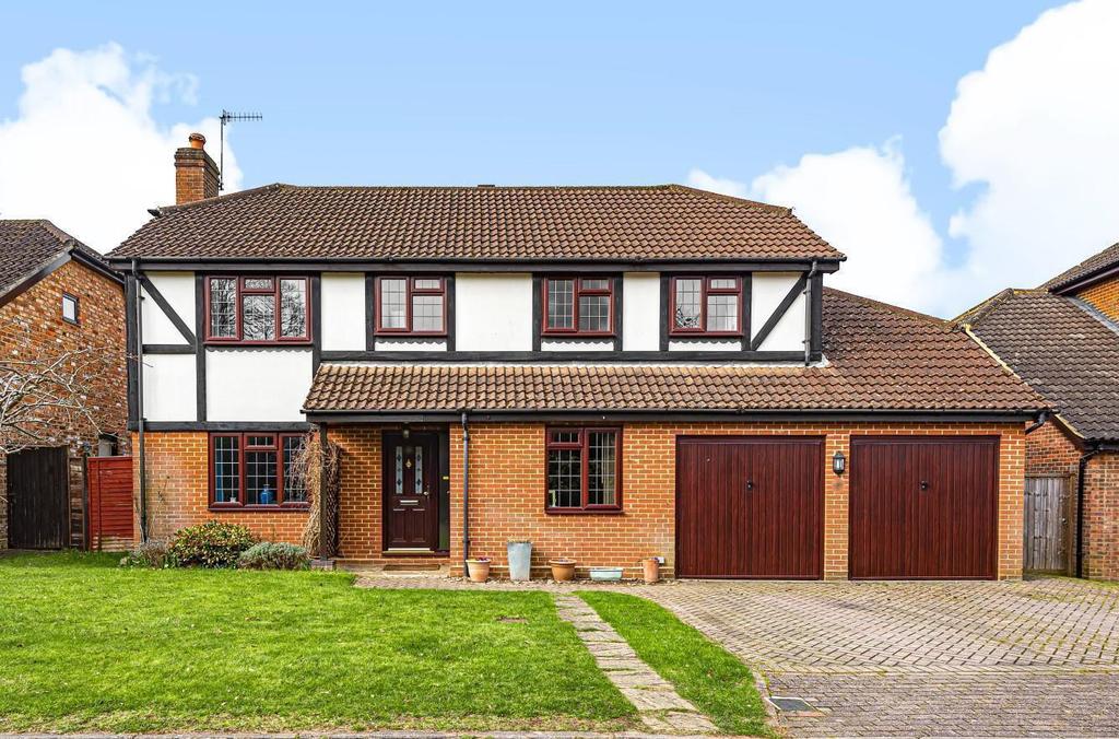 The Paddock, Busbridge, Godalming, GU7 4 bed detached house - £1,150,000