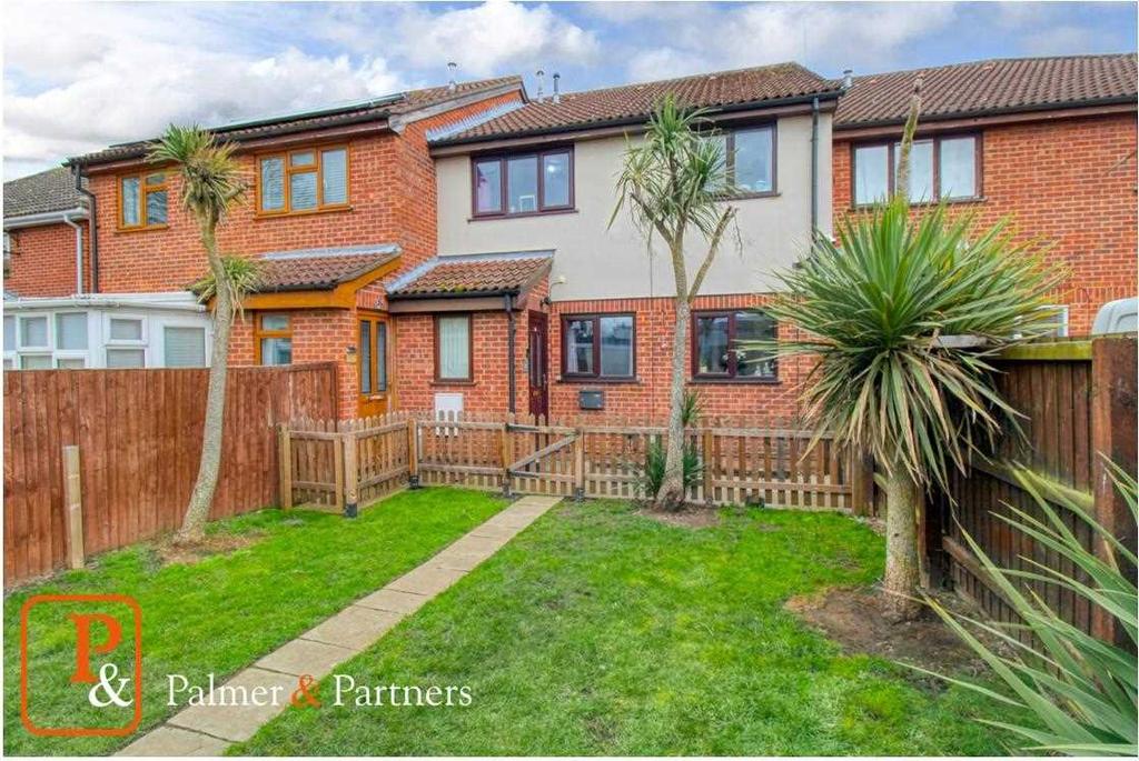 Adelaide Drive, Colchester, CO2 2 bed house - £180,000