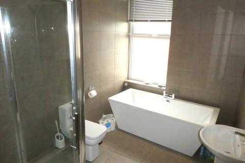 Houses to rent around M13 9WL | OnTheMarket