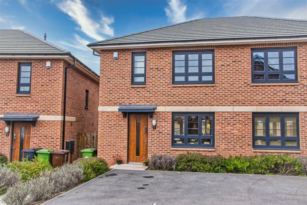 Low Hall Fold, Horsforth, Leeds 2 bed semi-detached house - £1,050 pcm ...