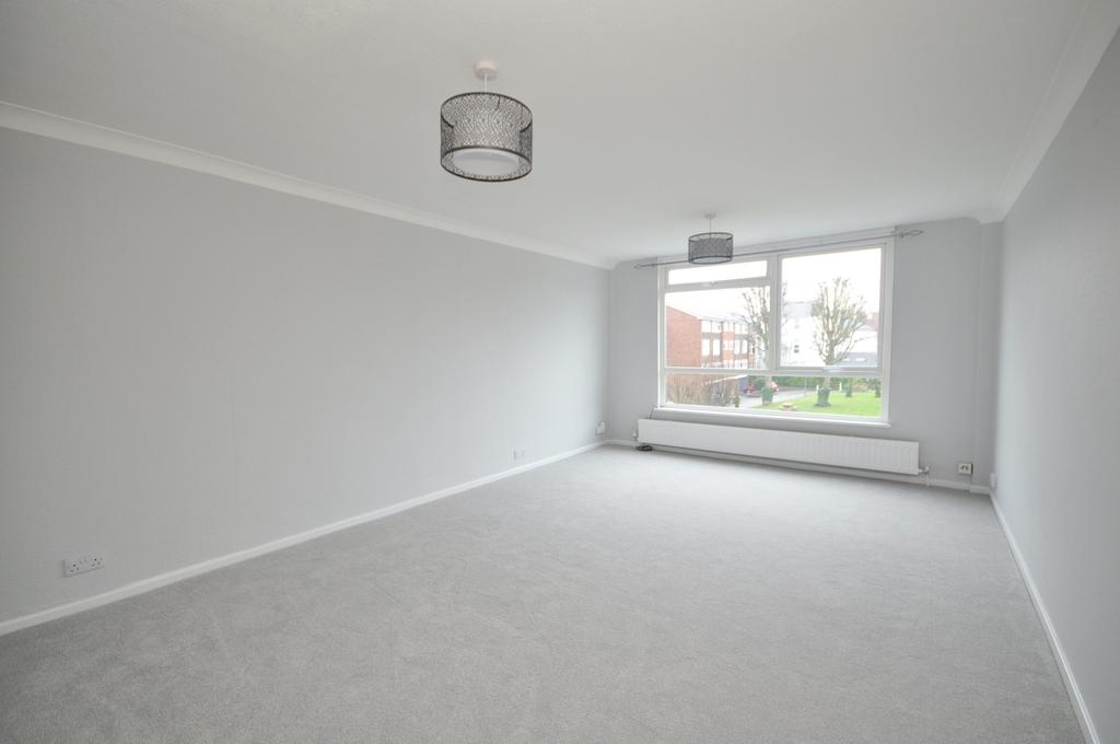 Stanstead Manor St. James Road SM1 3 bed apartment - £1,450 pcm (£335 pw)